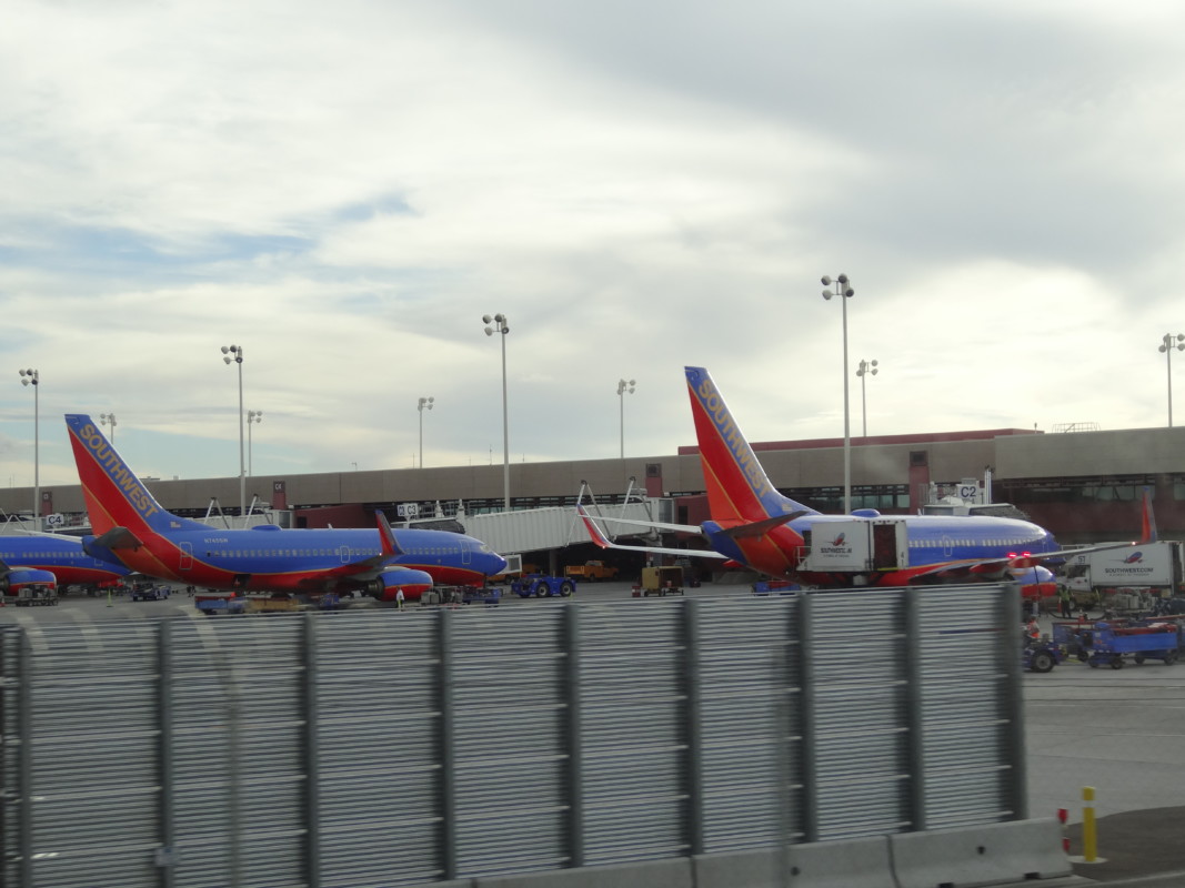 AA581便 ラスベガス-ロサンゼルス 移動 + 宿泊 編 - 気ままな飛行機人のプログ